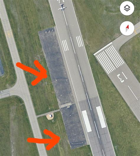 What Are These Offset Localizer Looking Things Off Runway 14 At Kstp