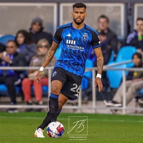 Rodrigues Rodrigues26 • Threads Say More