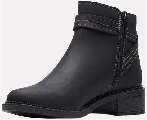 11 Best Wide Boots For Women That Are Cute And Comfy For Travel
