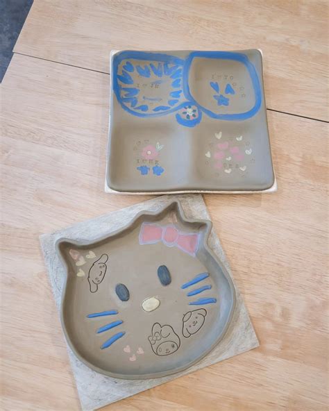 혜요 Ceramic 혜요공방♡ 엄마와함께하는 도자기체험 그림담당을 맡아준 친구~ 엄마작품에도 하트