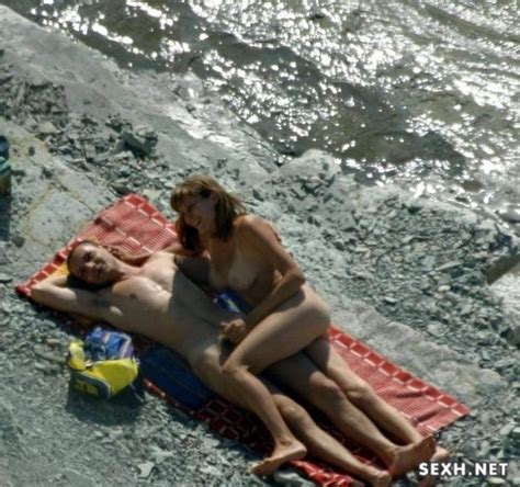 Секс молодых нудистов на пляже Pic