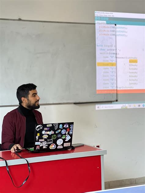 Mehdi Souayed On Linkedin Arduino Bluetooth Robotics Trainingsession Techenthusiasts