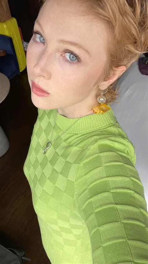 Molly Quinn 09252022 • Celebmafia