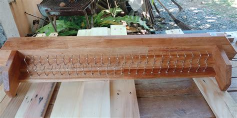 ที่แขวนเหรียญรางวัลไม ชั้นวางของไม้แบบต่างๆ ที่แขวนเหรียญ