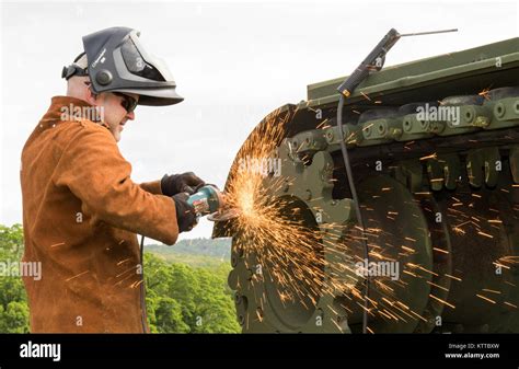 Us Army Staff Sgt Cory Peck A Welder For The New York Maneuver Area