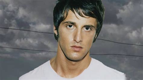 Chi è Luca Dirisio La Biografia Del Cantante Imusicfun