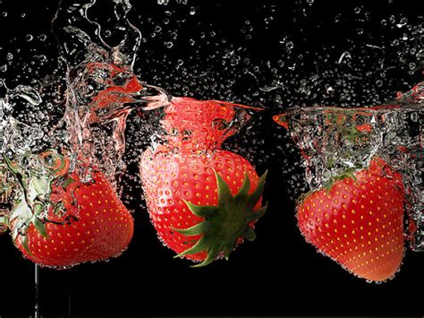 create 3d water simulation 3d product fluid dynamic liquid fluid vfx
