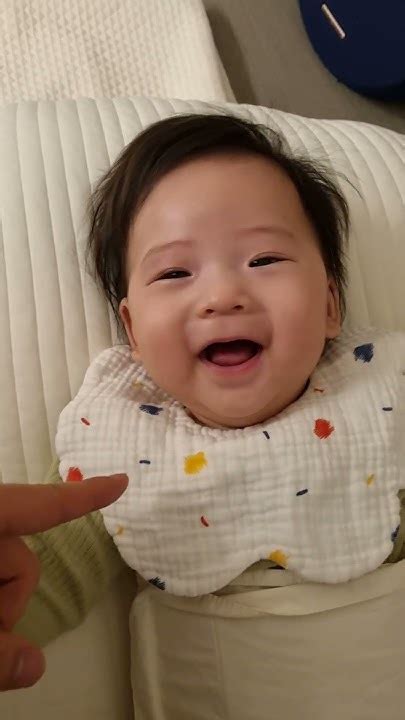 쯧쯧쯧 소리에 빵 터진 아기 귀여움 폭발 5개월아기 Youtube