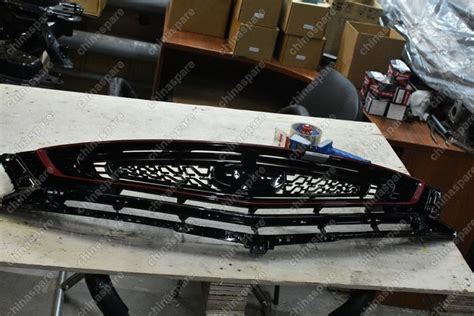 6013025000D001 Решетка радиатора Geely Coolray (уценка) Кузов - Решетка ...