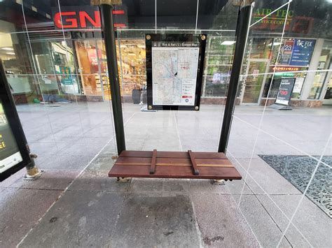 Cta Bus Stop In Chicago Scrolller