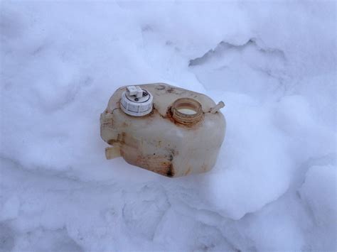 Замена бачка охлаждающей жидкости… — Lada 21102, 1,5 л, 2001 года ...