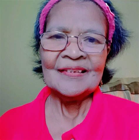 บุญเลิศ วัน นี้ เป็นวันโกน เตรียม เอาใบตอง ไว้ห่อข้าว จ้า ทำบุญประจำปีอีกแล้ว ให้บรรพบุรุษของ