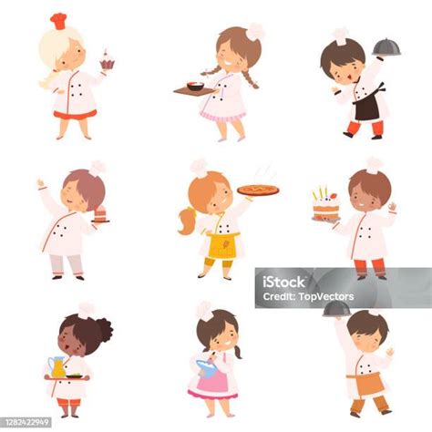 부엌 세트에서 균일 한 요리의 귀여운 작은 요리사 캐릭터 주방 용품 기구와 갓 준비 된 요리 만화 스타일 벡터 일러스트와 소년과 소녀 요리사에 대한 스톡 벡터 아트 및 기타