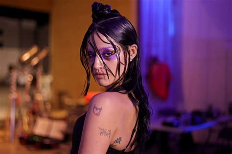 Gabbriette Bechtel Who Is Matty Healys Brand New Fiancee