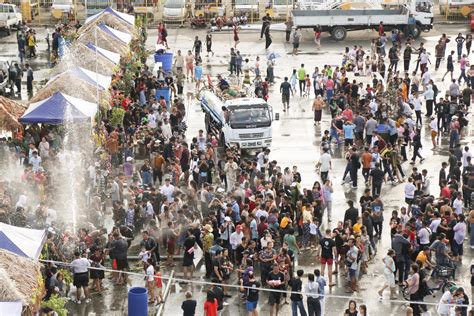 ရန်ကုန်တိုင်းဒေသကြီးအတွင်းရှိ ပြည်သူများ မဟာသင်္ကြန်ပွဲတော်အကြတ်နေ့၌ လမ