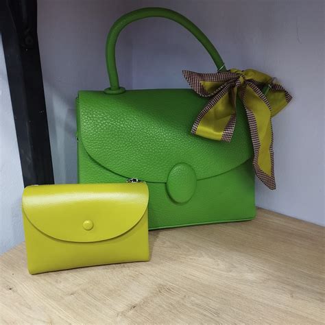 მერლინი ადგილზეა ჩანთები