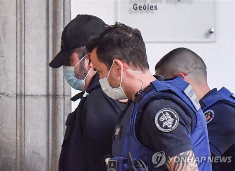 결혼식장에서 납치한 8세 소녀 살해한 프랑스 전직 군인 종신형 연합뉴스 나무뉴스
