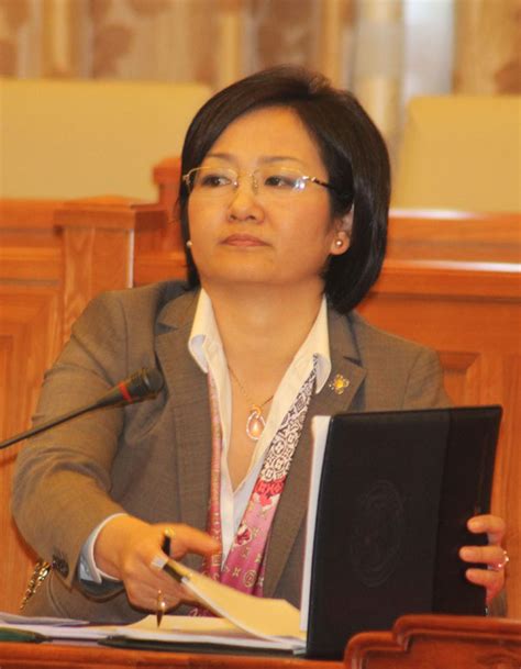 М Батчимэг гишүүн жиргээчдээс дэмжлэг гуйв