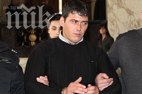 Убиецът на сестрите Белнейски вади силен коз иска да го оправдаят напълно Информационна