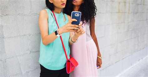 1 In 4 People Share Sexts Indiana University Study