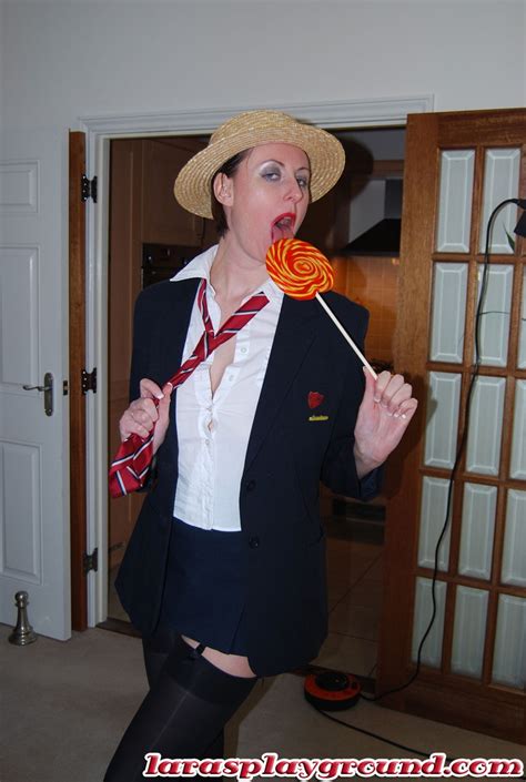 Lara Has Sex With A Very Old Man From The Woods And Couldnt Stop Cumming Bare Milfs