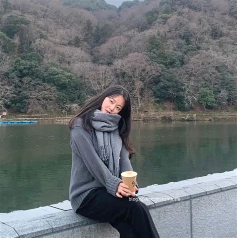 남자 여자 불문하고 어울리는 스타일의 목도리 아크네 스튜디오 머플러 코디 네이버 블로그