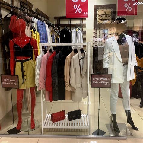 Рейл для одягу стійка вішалка на одну поличку Woodelegant