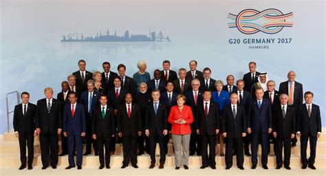 PICS: HISTORIC HANDSHAKE — Trump Meets Putin at G20 Gathering | Breitbart