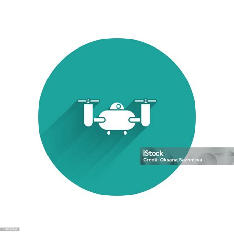 긴 그림자로 격리 된 액션 비디오 카메라 아이콘으로 비행 하는 흰색 무인 항공기 비디오 및 사진 카메라 기호쿼드로 콥터 녹색 원