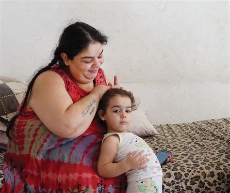 Niña Levántate One En Español