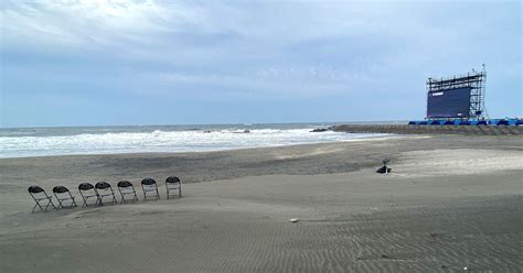 The Perfect Beach The Dystopian Beach Scenes Of The Olympic Surfing