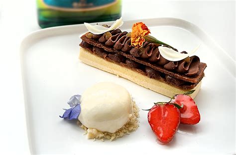 the singleton whisky celebrates jakarta dessert week foodies