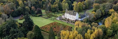 Friends Of Findra Catherine Maxwell Stuart Interview Findra Clothing