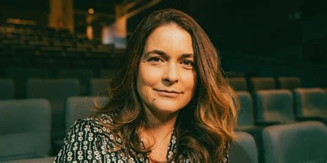 Filha de Cláudia Abreu é destaque na novela Travessia da Globo