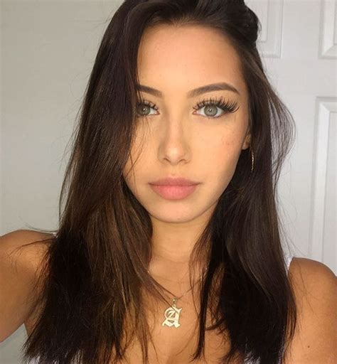 Pretty Girls 31 Pics