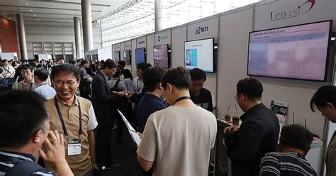 북적이는 삼성 파운드리 포럼 행사장