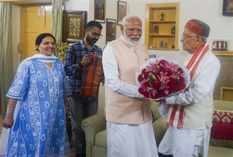 ఎల్‌కె అడ్వాణీ మురళీ మనోహార్ జోషితో నరేంద్ర మోదీ భేటీ Narendra Modi Meets With Lk Advani