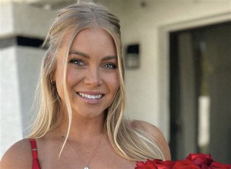 Golf Influencer Hailey Rae Ostrom In Two Piece Workout Gear Is Still