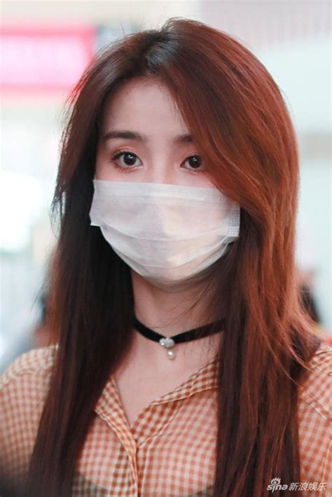 172girls官宣后成员金子涵首现身 穿格纹透纱裤秀美腿 青岛新闻网 172girls官宣后成员金子涵首现身 穿格纹透纱裤秀美腿 青岛新闻网