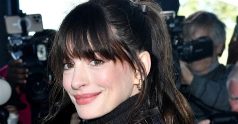 Franja Anne Hathaway é Volta Da Tendência Dos Anos 2000