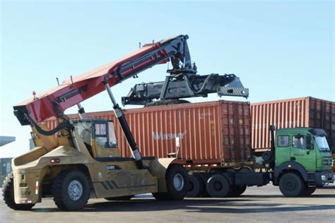 Уул уурхай хүнд үйлдвэрийн сайд Ж Ганбаатар Өмнөговь аймагт ажиллалаа