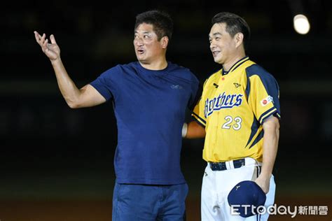 影／辜仲諒引退儀式上勸恰恰不要退 彭政閔：下禮拜再說 Ettoday運動雲 Ettoday新聞雲