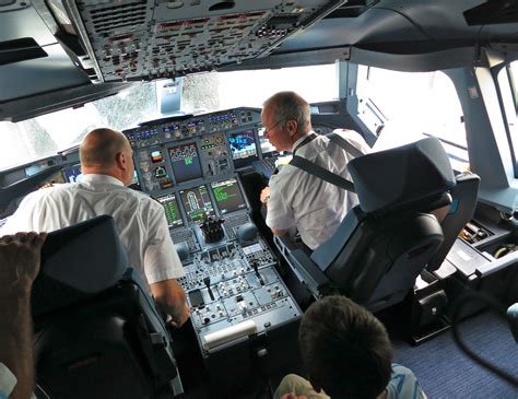 Erstmals Im Cockpit Eines Airbus A380 Pempaw