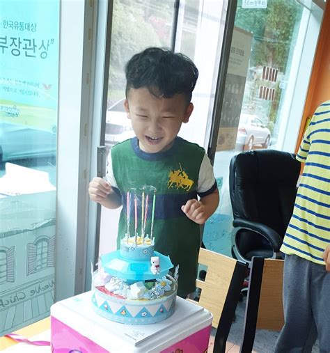 아들생일🎂 몇일전부터 생일만 기다린 아들 구미앙금플라워떡케이크 떡가든수제간식답례선물 육아