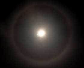 What Causes A Ring Around The Moon