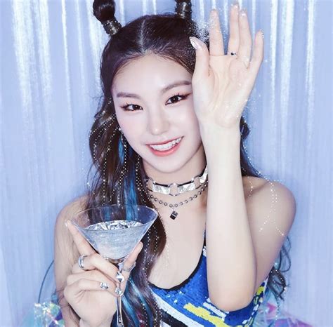 Hwang Yeji Itzy Porn Pictures Xxx Photos Sex Images 3840467 Page 4