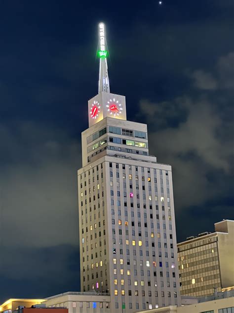 This Clock Tower In Dallas Tx Displays Two Different Times Both Of Which Are Incorrect R
