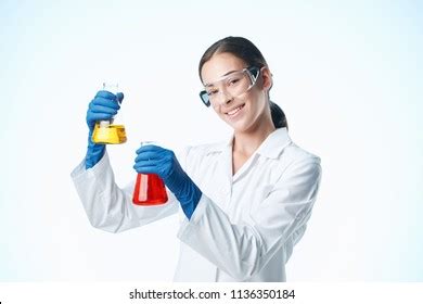 Woman Flasks Science Lab Stock Photo 1136350184 Shutterstock