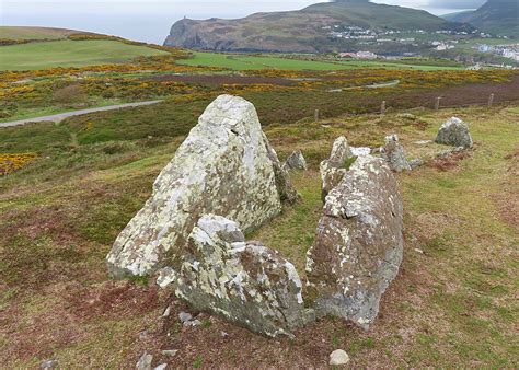 Meayll Chambered Cairn 2 © Anne Burgess Geograph Britain And Ireland