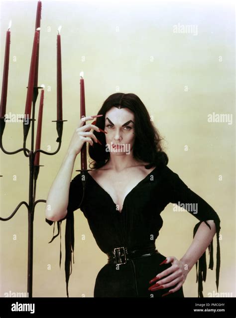 Maila Nurmi Waist Size Actress Tv Horror Film Hostess Vampira Gthwe